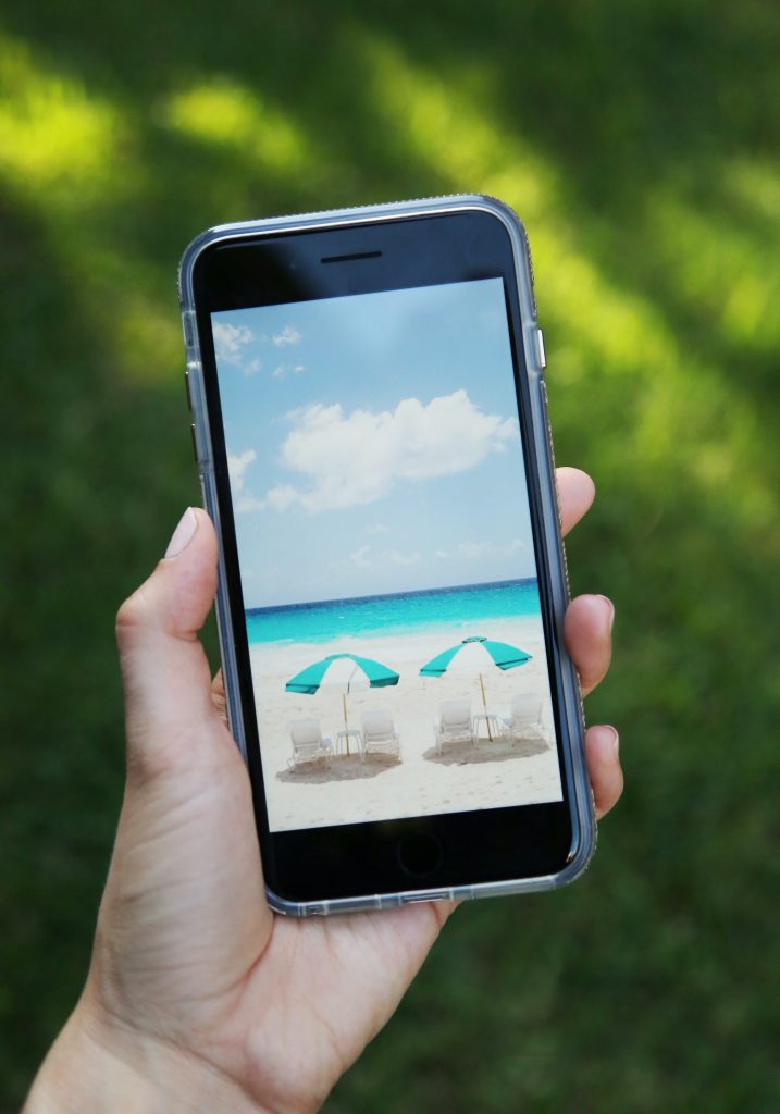 Is the iPhone 8 Waterproof? The Best Ultimate Guide - GizmoGrind