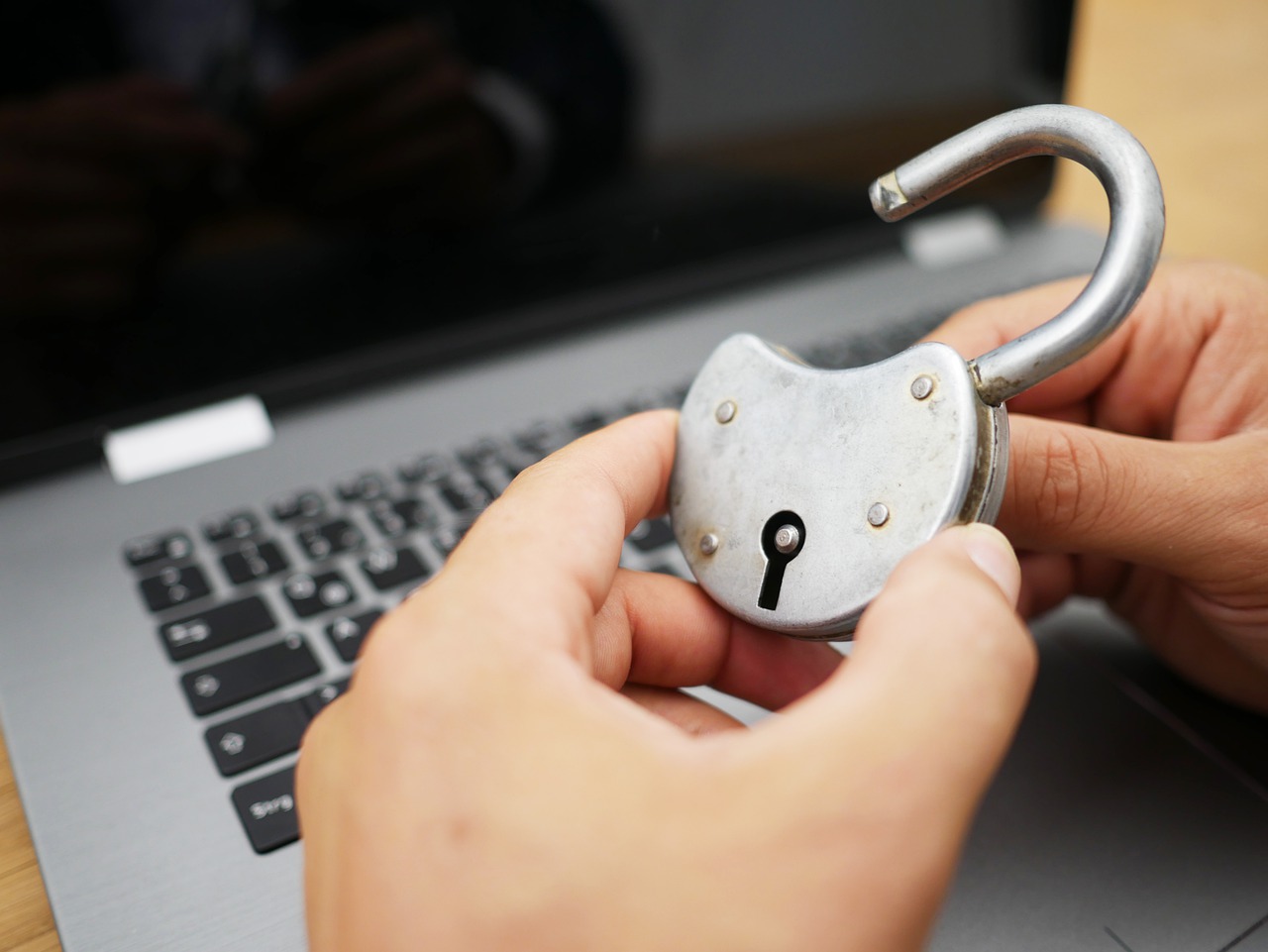 10 macOS Security Features You Need to Know - GizmoGrind