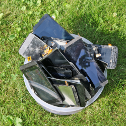 Cell Phone Disposal 101: How to Dispose of Old Phones Safely and ...
